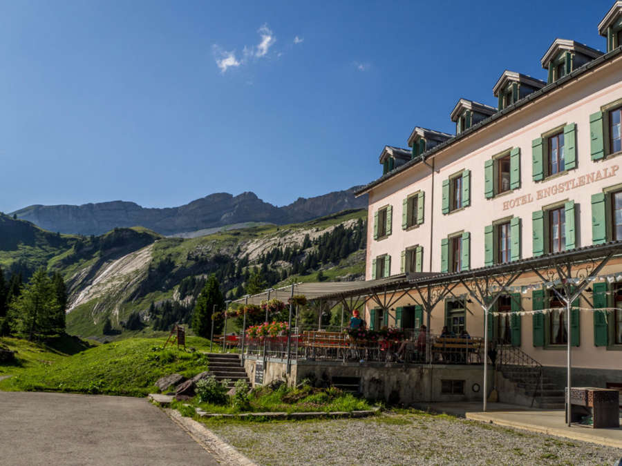 Vier Seen Wanderung von Engelberg über Jochpass und Engstlenalp zur ...